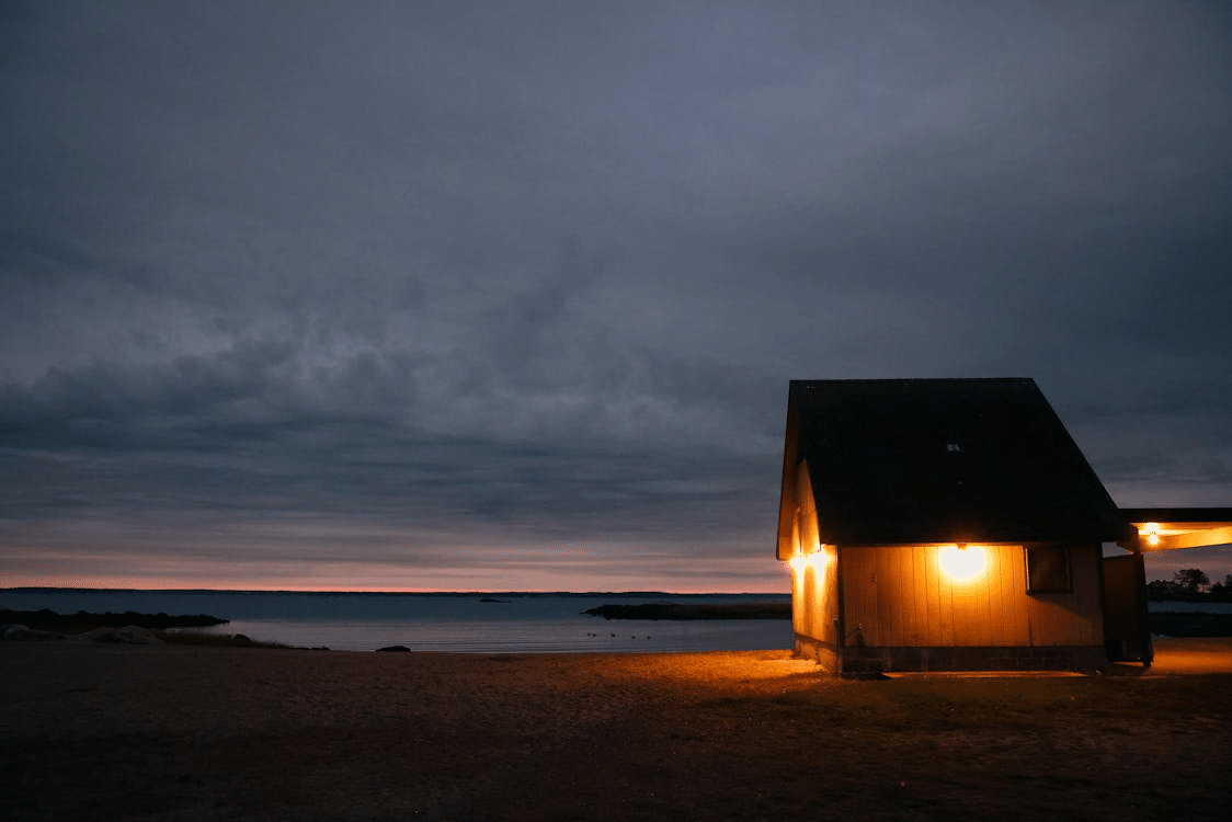 How to Plan for Financial Freedom Through Real Estate - SharksMind